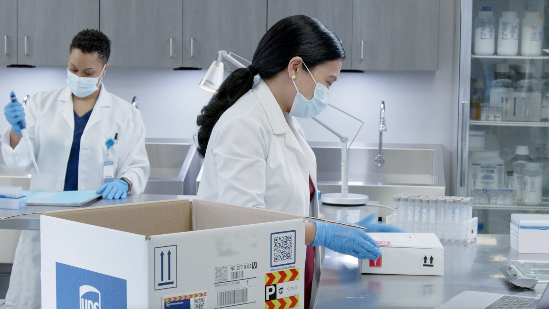 3 ways UPS Healthcare delivers temperature-sensitive biologics like ...