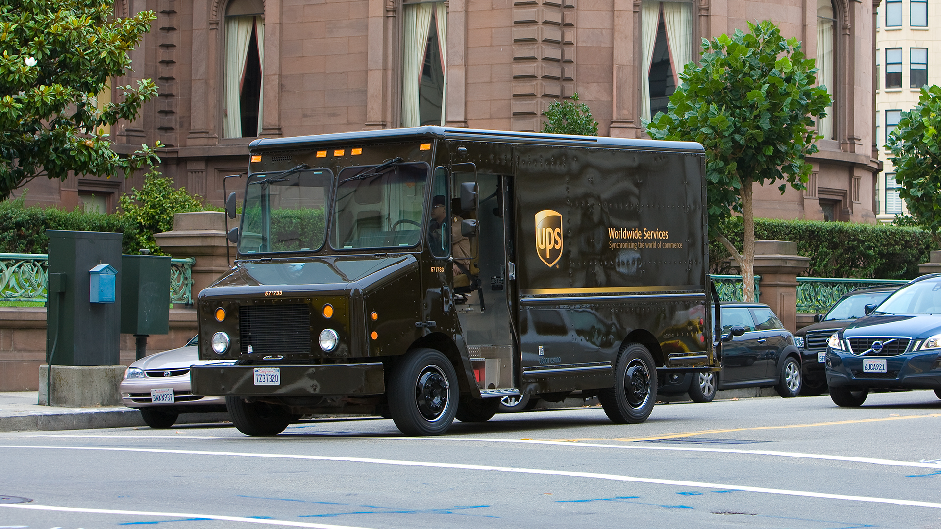 UPS updates policy for deaf and hard of hearing delivery drivers